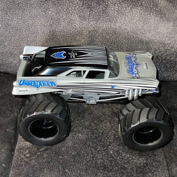 WWE | Toys | Wwe Wrestling Hot Wheels The Undertaker Monster Truck ...